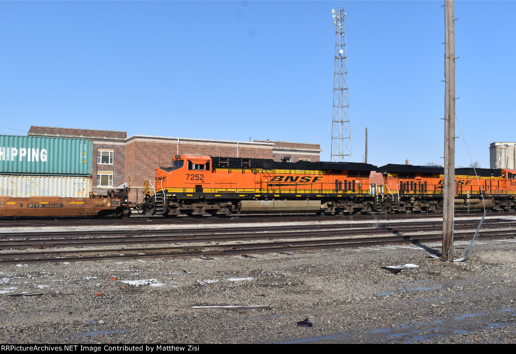 BNSF 7252